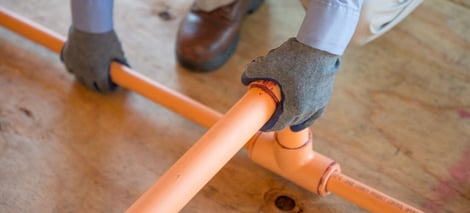 Como usar o cimento solvente para instalar o CPVC BlazeMaster®